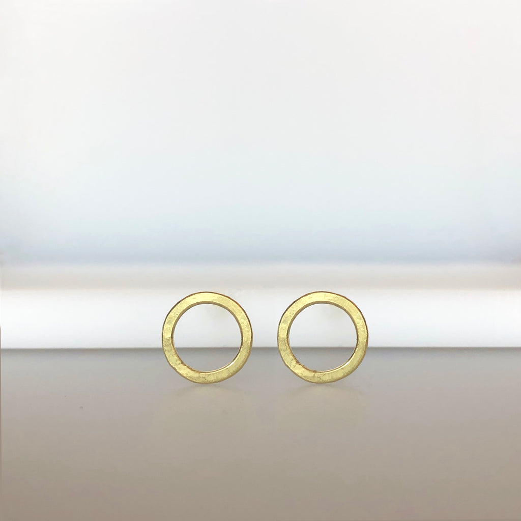 Small circle earrings in 18k gold | Shannon Carney Jewelry